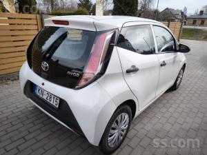 White Toyota Aygo 2016 in Jelgava, with an engine capacity of 1.00 L and mileage of 226 thousand km for 3500 €, photo 2 on AUTOMOTO.COM.LV