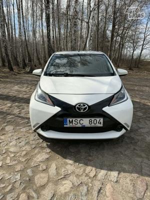 Balts Toyota Aygo 2016 Panevēža, ar dzinēja tilpumu 1.00 L un nobraukumu 202 tūkst. km par 5500 €, foto 5 vietnē AUTOMOTO.COM.LV