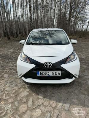 Balts Toyota Aygo 2016 Panevēža, ar dzinēja tilpumu 1.00 L un nobraukumu 202 tūkst. km par 5500 €, foto 16 vietnē AUTOMOTO.COM.LV