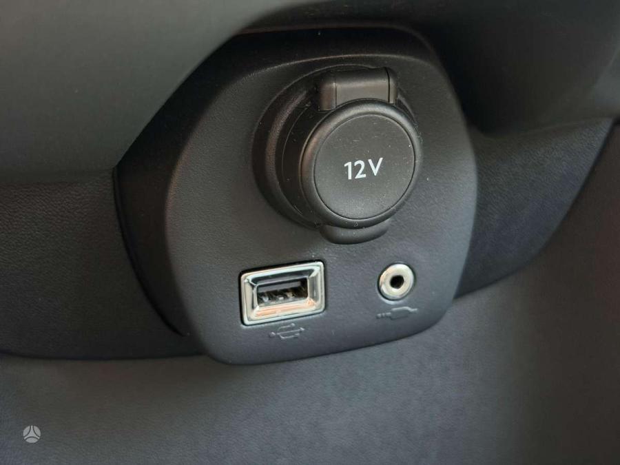 White Toyota Aygo 2016 in Vilnius, with an engine capacity of 1.00 L and mileage of 54 thousand km for 5100 €, photo 17 on AUTOMOTO.COM.LV