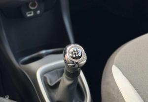 White Toyota Aygo 2016 in Vilnius, with an engine capacity of 1.00 L and mileage of 54 thousand km for 5100 €, photo 18 on AUTOMOTO.COM.LV
