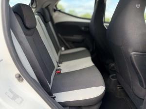 White Toyota Aygo 2016 in Vilnius, with an engine capacity of 1.00 L and mileage of 54 thousand km for 5100 €, photo 20 on AUTOMOTO.COM.LV