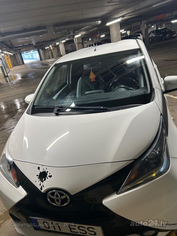 Balts Toyota Aygo 2016 Tallina, ar dzinēja tilpumu 1.00 L un nobraukumu 144 tūkst. km par 4600 €, foto 4 vietnē AUTOMOTO.COM.LV
