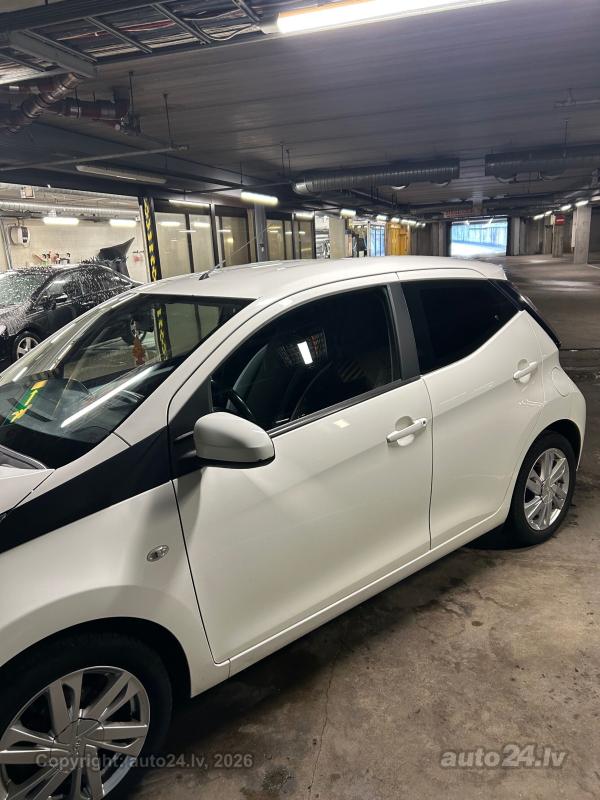 Balts Toyota Aygo 2016 Tallina, ar dzinēja tilpumu 1.00 L un nobraukumu 144 tūkst. km par 4600 €, foto 6 vietnē AUTOMOTO.COM.LV
