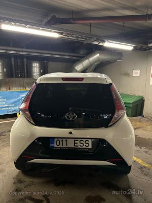 Balts Toyota Aygo 2016 Tallina, ar dzinēja tilpumu 1.00 L un nobraukumu 144 tūkst. km par 4600 €, foto 8 vietnē AUTOMOTO.COM.LV