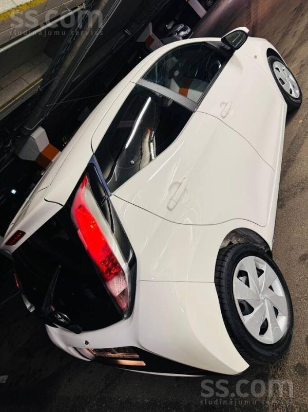 White Toyota Aygo 2017 in Riga, with an engine capacity of 1.00 L and mileage of 65 thousand km for 6400 €, photo 7 on AUTOMOTO.COM.LV