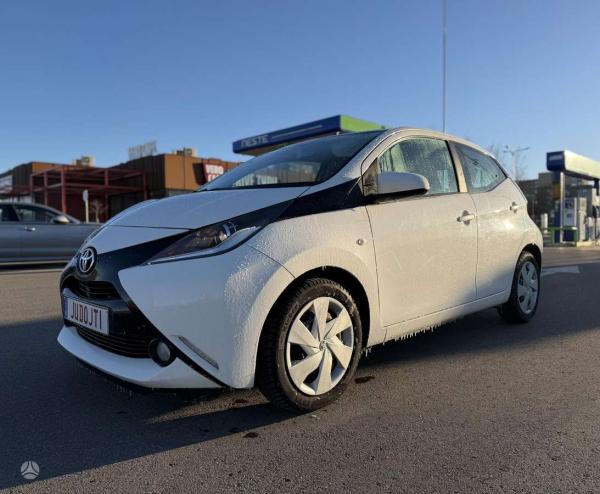 Balts Toyota Aygo 2017 Elektrėnai, ar dzinēja tilpumu 1.00 L un nobraukumu 137 tūkst. km par 6750 €, foto 1 vietnē AUTOMOTO.COM.LV