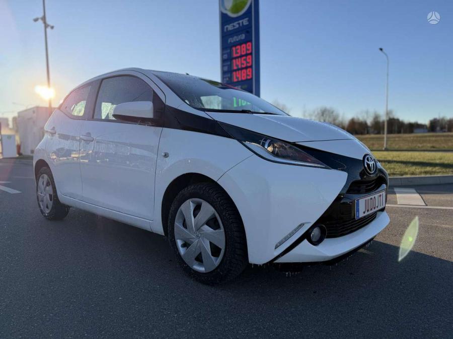 Balts Toyota Aygo 2017 Elektrėnai, ar dzinēja tilpumu 1.00 L un nobraukumu 137 tūkst. km par 6750 €, foto 2 vietnē AUTOMOTO.COM.LV
