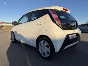 Balts Toyota Aygo 2017 Elektrėnai, ar dzinēja tilpumu 1.00 L un nobraukumu 137 tūkst. km par 6750 €, foto 6 vietnē AUTOMOTO.COM.LV