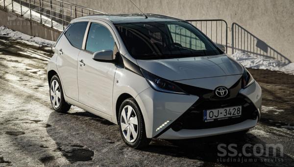 Balts Toyota Aygo 2017 Rīga, ar dzinēja tilpumu 1.00 L un nobraukumu 65 tūkst. km par 6850 €, foto 6 vietnē AUTOMOTO.COM.LV