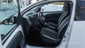 White Toyota Aygo 2017 in Riga, with an engine capacity of 1.00 L and mileage of 65 thousand km for 6850 €, photo 7 on AUTOMOTO.COM.LV