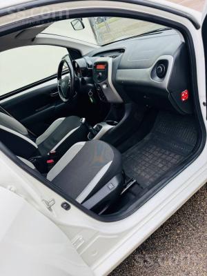 White Toyota Aygo 2017 in Bauska, with an engine capacity of 1.00 L and mileage of 78 thousand km for 7250 €, photo 14 on AUTOMOTO.COM.LV