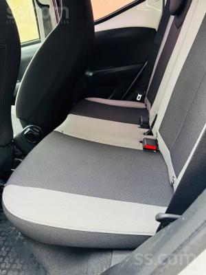 White Toyota Aygo 2017 in Bauska, with an engine capacity of 1.00 L and mileage of 78 thousand km for 7250 €, photo 15 on AUTOMOTO.COM.LV