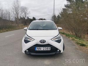 Белый Тойота Айго 2019 в Тукумс, объемом двигателя 1.00 л и пробегом 112 тыс. км за 7500 €, фото 7 на AUTOMOTO.COM.LV