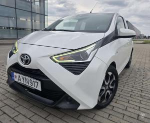 Белый Тойота Айго 2020 в Паневежис, объемом двигателя 1.00 л и пробегом 100 тыс. км за 5499 €, фото 2 на AUTOMOTO.COM.LV