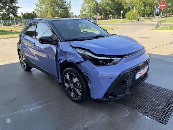 Синий Тойота Aygo X 2026 в Каунас, объемом двигателя 1.49 л и пробегом 4 тыс. км за 12100 €, фото 1 на AUTOMOTO.COM.LV