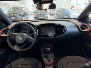 Brūns Toyota Aygo X 2026 Panevēža, ar dzinēja tilpumu 1.49 L un nobraukumu 1 tūkst. km par 21590 €, foto 13 vietnē AUTOMOTO.COM.LV