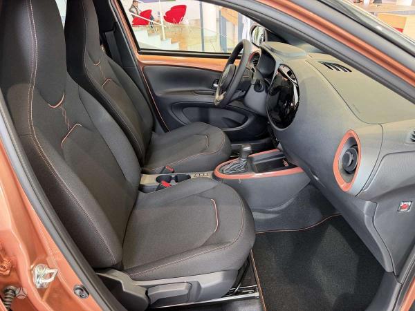 Коричневый Тойота Aygo X 2026 в Шяуляй, объемом двигателя 1.49 л и пробегом 0 тыс. км за 22820 €, фото 10 на AUTOMOTO.COM.LV
