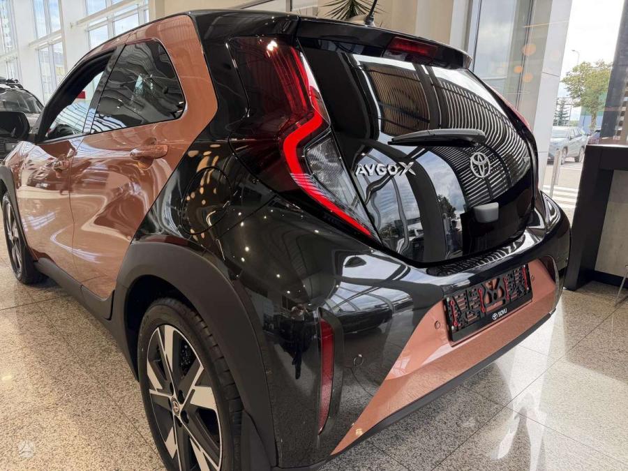 Коричневый Тойота Aygo X 2026 в Шяуляй, объемом двигателя 1.49 л и пробегом 0 тыс. км за 22820 €, фото 23 на AUTOMOTO.COM.LV