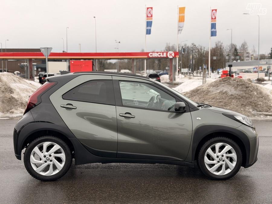 Toyota Aygo X 2022 in Vilnius, with an engine capacity of 1.00 L and mileage of 112 thousand km for 12950 €, photo 6 on AUTOMOTO.COM.LV