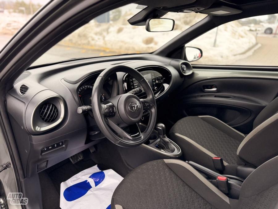 Toyota Aygo X 2022 in Vilnius, with an engine capacity of 1.00 L and mileage of 112 thousand km for 12950 €, photo 12 on AUTOMOTO.COM.LV