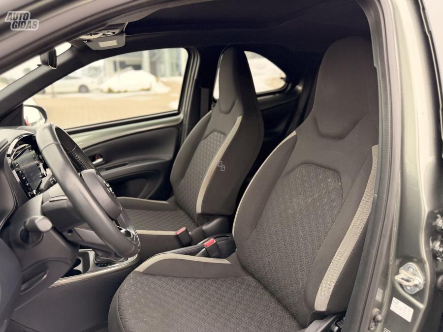 Toyota Aygo X 2022 in Vilnius, with an engine capacity of 1.00 L and mileage of 112 thousand km for 12950 €, photo 13 on AUTOMOTO.COM.LV