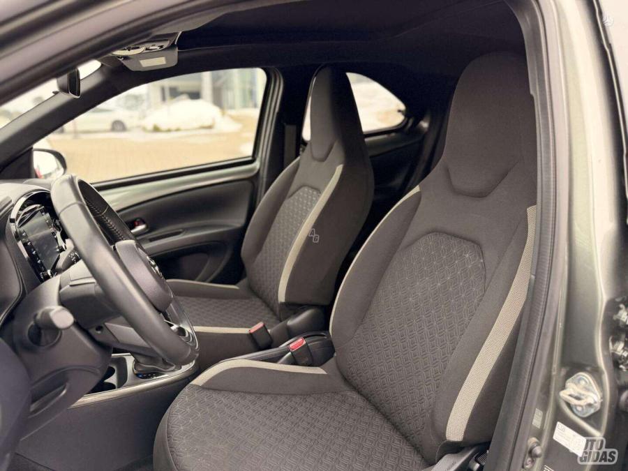 Toyota Aygo X 2022 in Vilnius, with an engine capacity of 1.00 L and mileage of 112 thousand km for 12950 €, photo 12 on AUTOMOTO.COM.LV