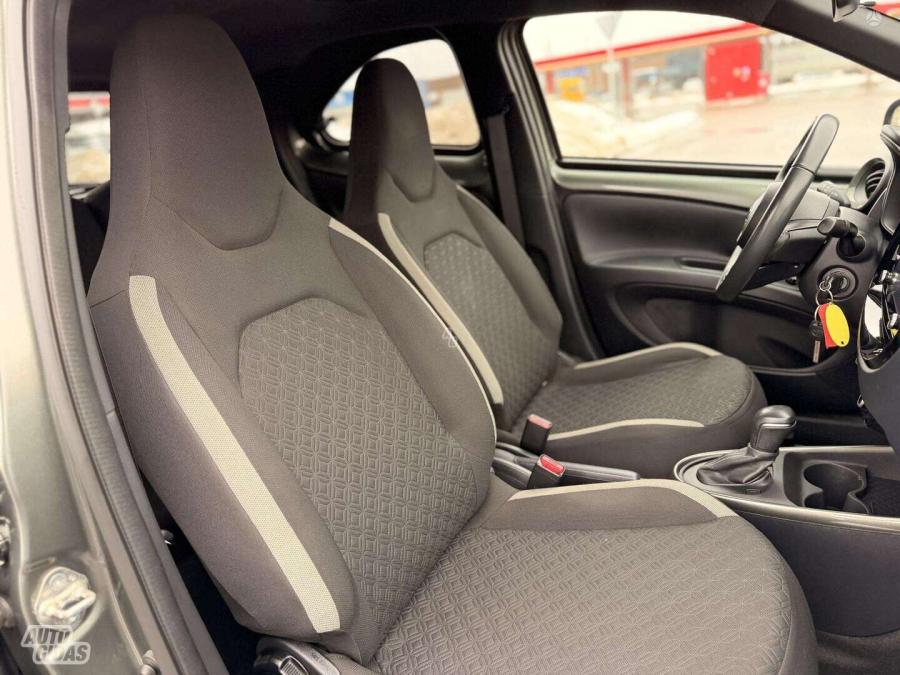 Toyota Aygo X 2022 in Vilnius, with an engine capacity of 1.00 L and mileage of 112 thousand km for 12950 €, photo 19 on AUTOMOTO.COM.LV