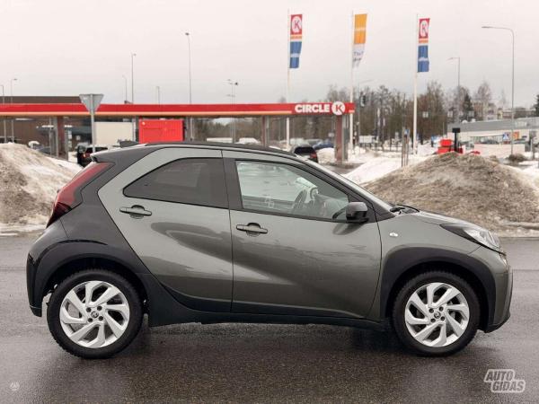 Toyota Aygo X 2022 in Vilnius, with an engine capacity of 1.00 L and mileage of 112 thousand km for 12950 €, photo 7 on AUTOMOTO.COM.LV