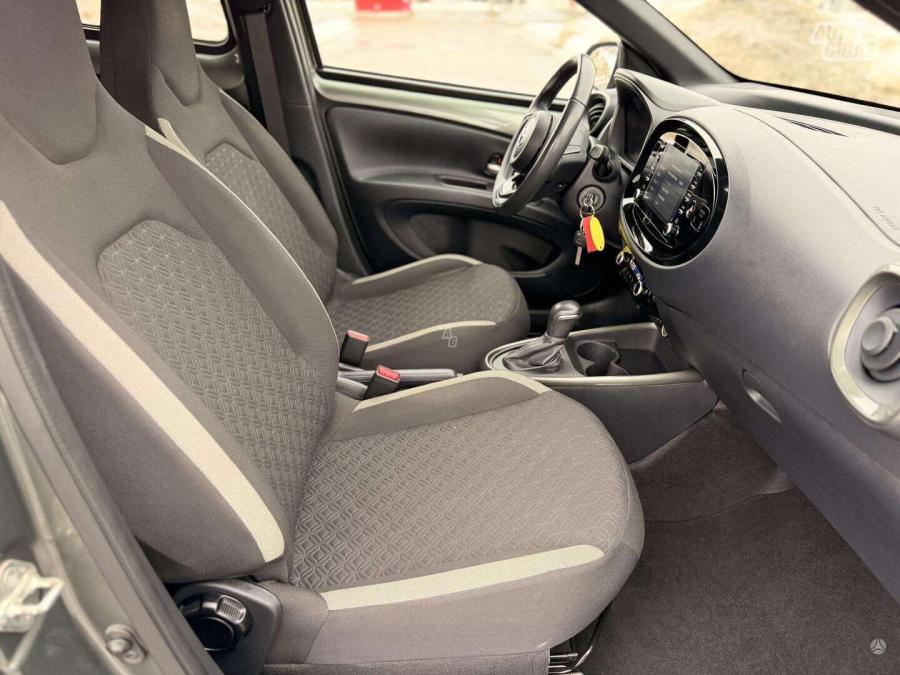 Toyota Aygo X 2022 in Vilnius, with an engine capacity of 1.00 L and mileage of 112 thousand km for 12950 €, photo 18 on AUTOMOTO.COM.LV