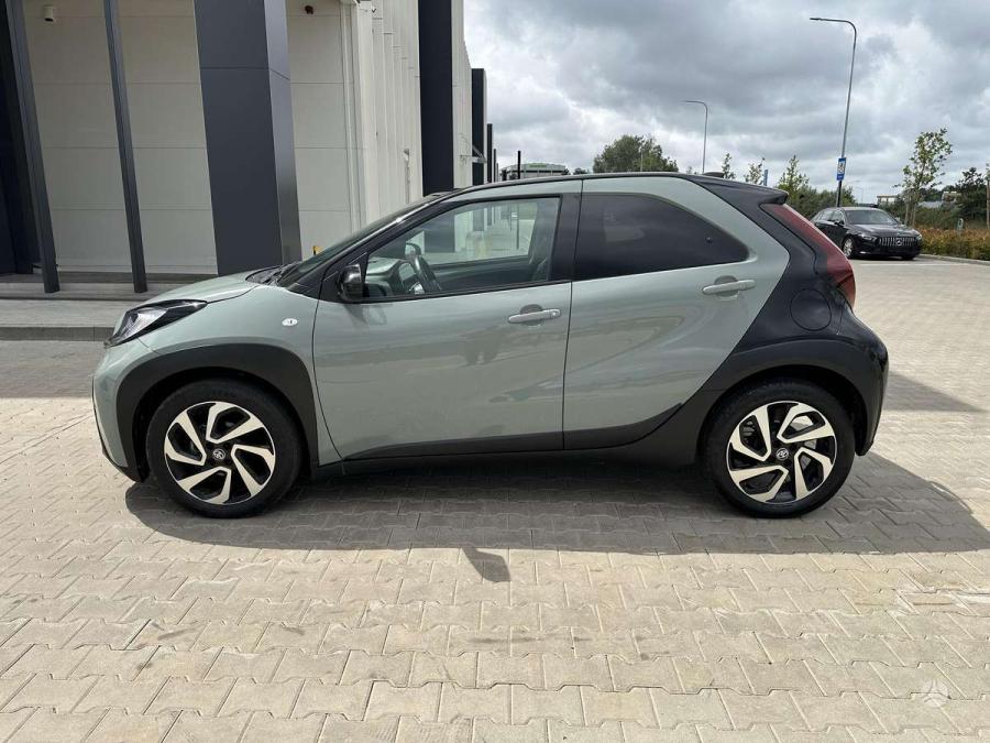 Зеленый Тойота Aygo X 2024 в Вильнюс, объемом двигателя 1.00 л и пробегом 49 тыс. км за 11250 €, фото 8 на AUTOMOTO.COM.LV