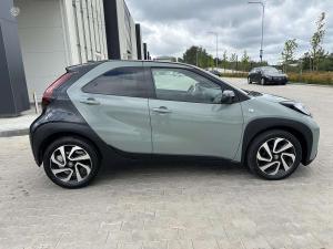 Зеленый Тойота Aygo X 2024 в Вильнюс, объемом двигателя 1.00 л и пробегом 49 тыс. км за 11250 €, фото 18 на AUTOMOTO.COM.LV