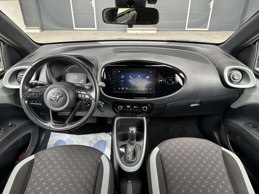 Зеленый Тойота Aygo X 2024 в Вильнюс, объемом двигателя 1.00 л и пробегом 49 тыс. км за 11250 €, фото 34 на AUTOMOTO.COM.LV