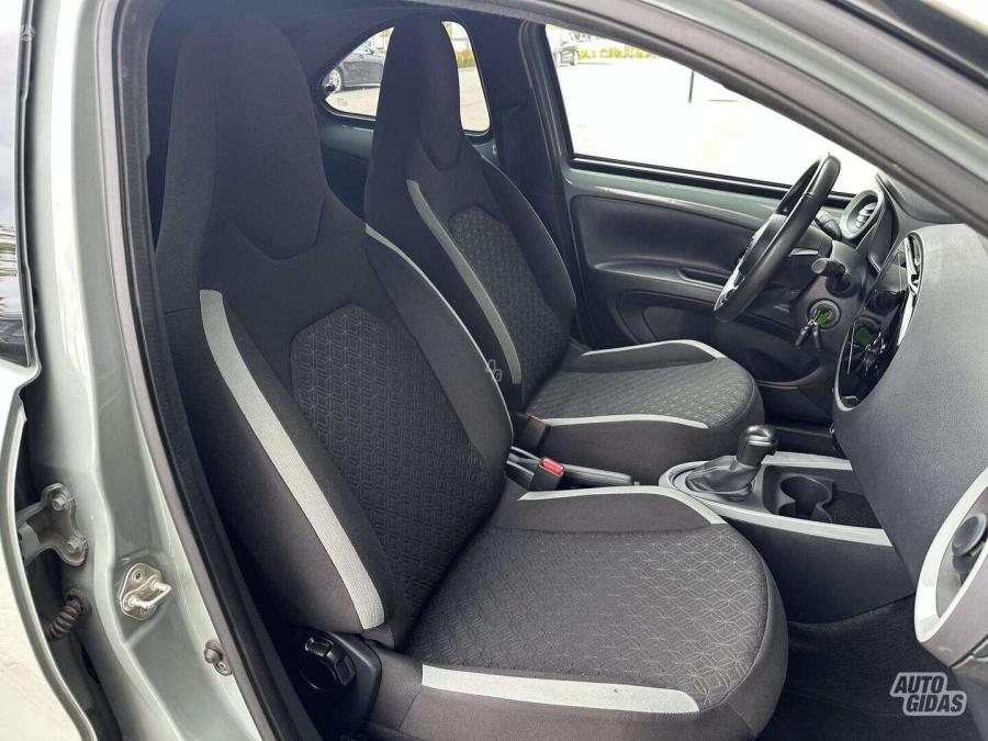 Zaļš Toyota Aygo X 2024 Viļņa, ar dzinēja tilpumu 1.00 L un nobraukumu 49 tūkst. km par 11250 €, foto 38 vietnē AUTOMOTO.COM.LV