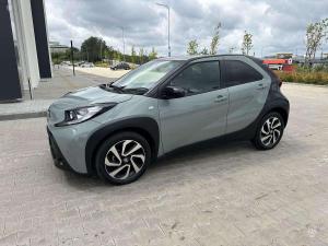 Зеленый Тойота Aygo X 2024 в Вильнюс, объемом двигателя 1.00 л и пробегом 49 тыс. км за 12950 €, фото 4 на AUTOMOTO.COM.LV