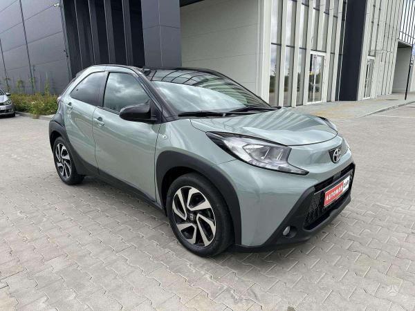 Зеленый Тойота Aygo X 2024 в Вильнюс, объемом двигателя 1.00 л и пробегом 49 тыс. км за 12950 €, фото 4 на AUTOMOTO.COM.LV