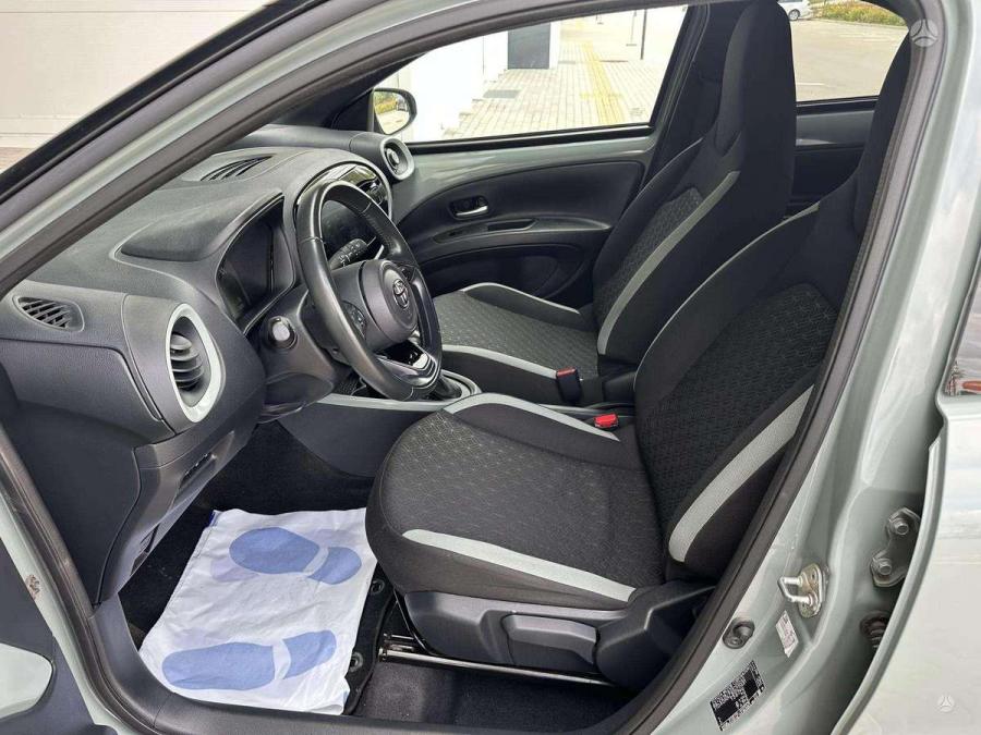 Зеленый Тойота Aygo X 2024 в Вильнюс, объемом двигателя 1.00 л и пробегом 49 тыс. км за 12950 €, фото 29 на AUTOMOTO.COM.LV