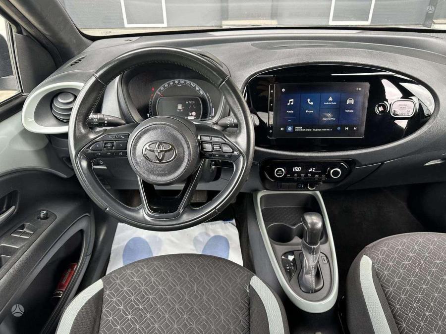 Зеленый Тойота Aygo X 2024 в Вильнюс, объемом двигателя 1.00 л и пробегом 49 тыс. км за 12950 €, фото 35 на AUTOMOTO.COM.LV