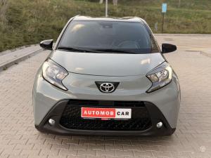 Зеленый Тойота Aygo X 2024 в Вильнюс, объемом двигателя 1.00 л и пробегом 49 тыс. км за 12950 €, фото 3 на AUTOMOTO.COM.LV