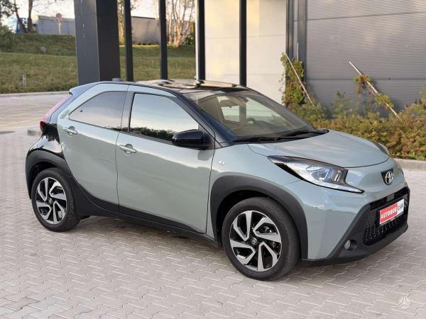 Зеленый Тойота Aygo X 2024 в Вильнюс, объемом двигателя 1.00 л и пробегом 49 тыс. км за 12950 €, фото 5 на AUTOMOTO.COM.LV