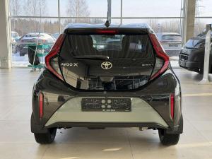 Green Toyota Aygo X 2026 in Panevezys, with an engine capacity of 1.49 L and mileage of 595 thousand km for 21990 €, photo 5 on AUTOMOTO.COM.LV