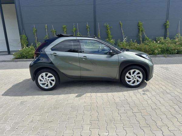Pelēks Toyota Aygo X 2022 Viļņa, ar dzinēja tilpumu 1.00 L un nobraukumu 112 tūkst. km par 11550 €, foto 4 vietnē AUTOMOTO.COM.LV