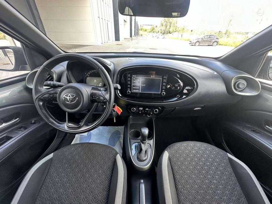 Pelēks Toyota Aygo X 2022 Viļņa, ar dzinēja tilpumu 1.00 L un nobraukumu 112 tūkst. km par 11550 €, foto 27 vietnē AUTOMOTO.COM.LV