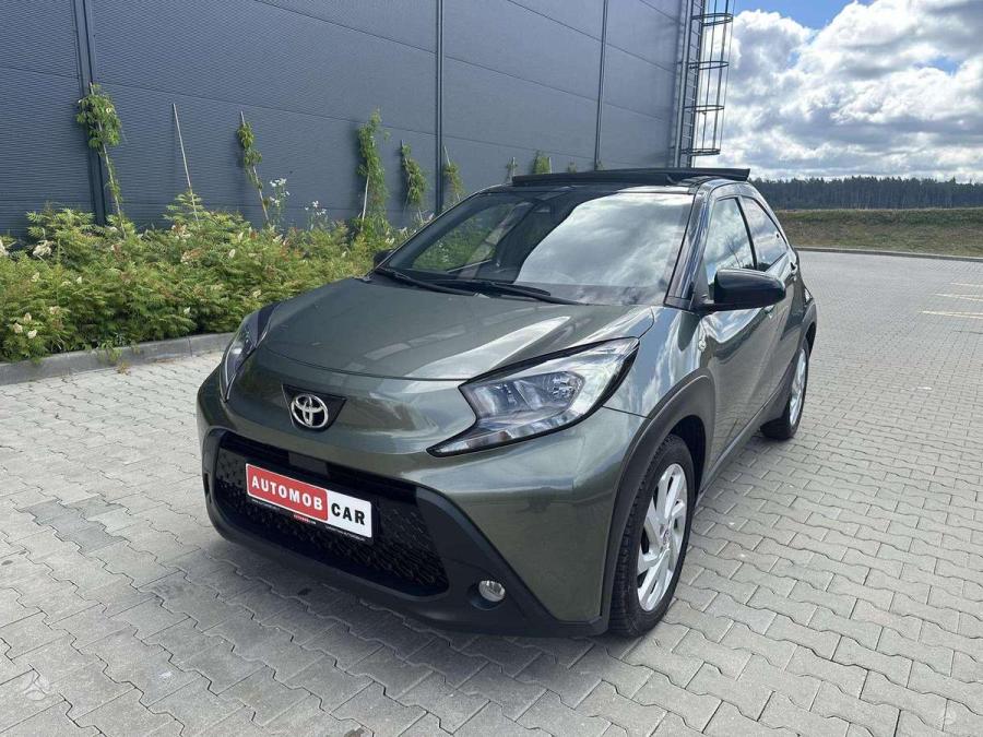 Pelēks Toyota Aygo X 2022 Viļņa, ar dzinēja tilpumu 1.00 L un nobraukumu 112 tūkst. km par 12950 €, foto 1 vietnē AUTOMOTO.COM.LV