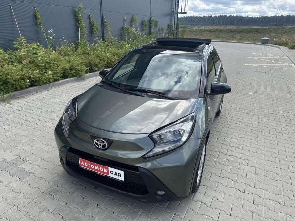 Серый Тойота Aygo X 2022 в Вильнюс, объемом двигателя 1.00 л и пробегом 112 тыс. км за 12950 €, фото 2 на AUTOMOTO.COM.LV