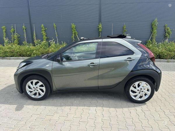 Серый Тойота Aygo X 2022 в Вильнюс, объемом двигателя 1.00 л и пробегом 112 тыс. км за 12950 €, фото 6 на AUTOMOTO.COM.LV