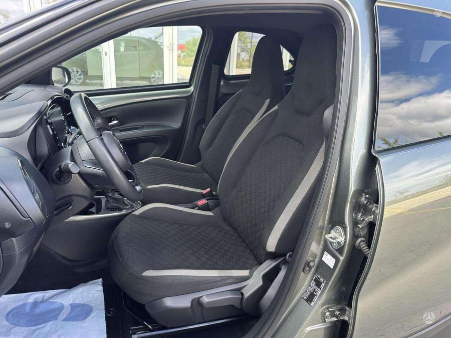 Pelēks Toyota Aygo X 2022 Viļņa, ar dzinēja tilpumu 1.00 L un nobraukumu 112 tūkst. km par 12950 €, foto 17 vietnē AUTOMOTO.COM.LV