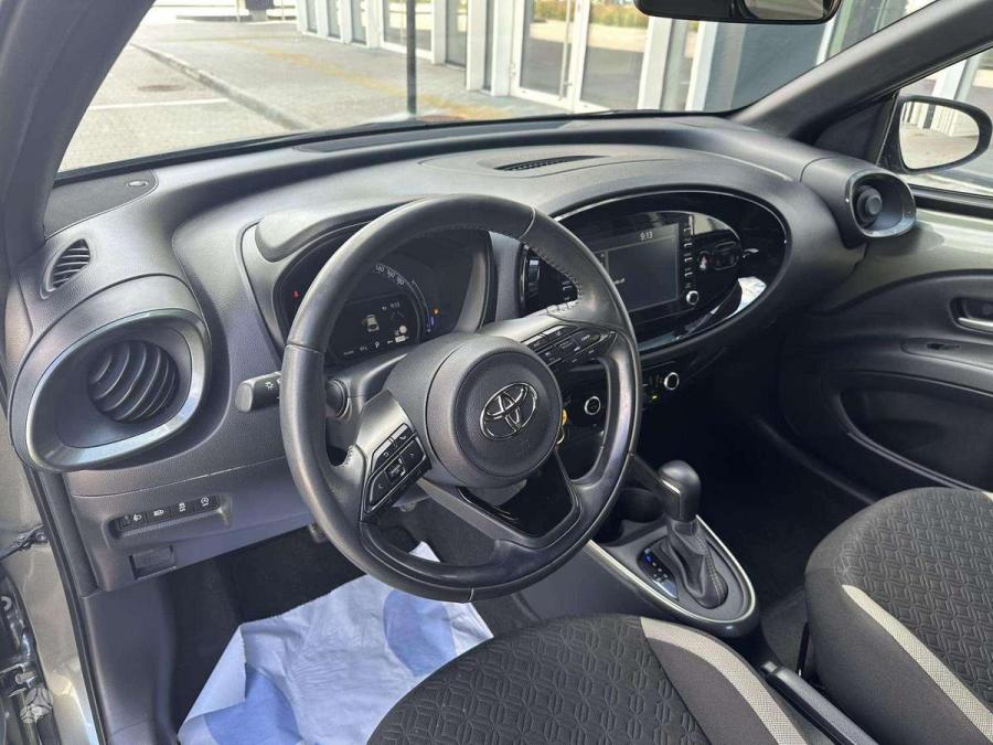 Pelēks Toyota Aygo X 2022 Viļņa, ar dzinēja tilpumu 1.00 L un nobraukumu 112 tūkst. km par 12950 €, foto 18 vietnē AUTOMOTO.COM.LV