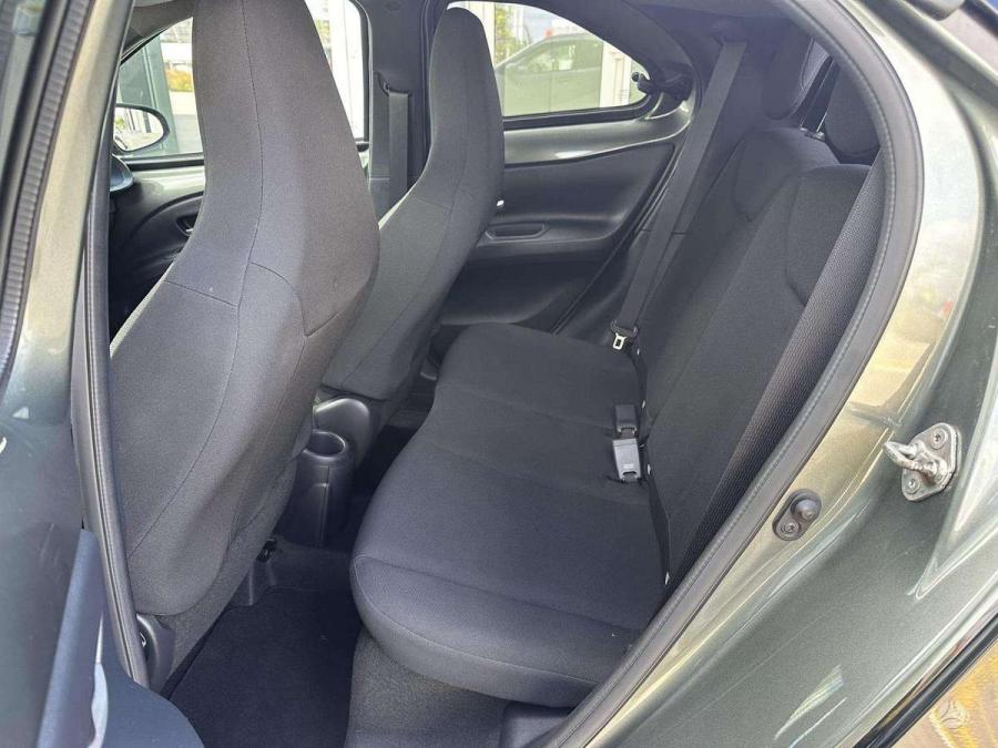 Pelēks Toyota Aygo X 2022 Viļņa, ar dzinēja tilpumu 1.00 L un nobraukumu 112 tūkst. km par 12950 €, foto 20 vietnē AUTOMOTO.COM.LV