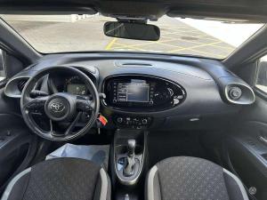 Pelēks Toyota Aygo X 2022 Viļņa, ar dzinēja tilpumu 1.00 L un nobraukumu 112 tūkst. km par 12950 €, foto 26 vietnē AUTOMOTO.COM.LV